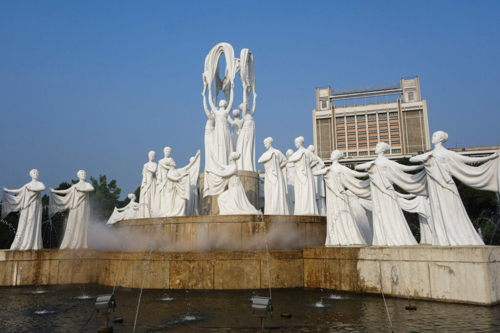 Mansudae Fountain Park | Uri Tours